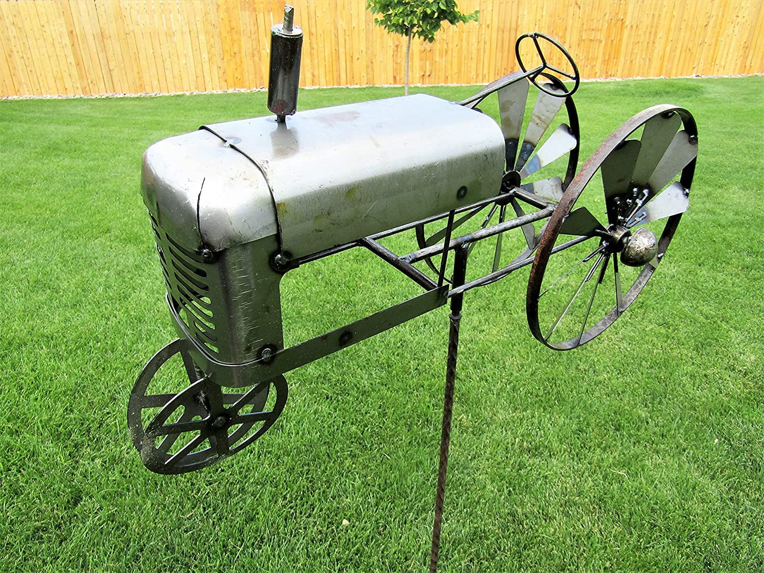 Metal Farm Tractor Spinner Propeller Yard Garden Stake Windmill Whirly ...