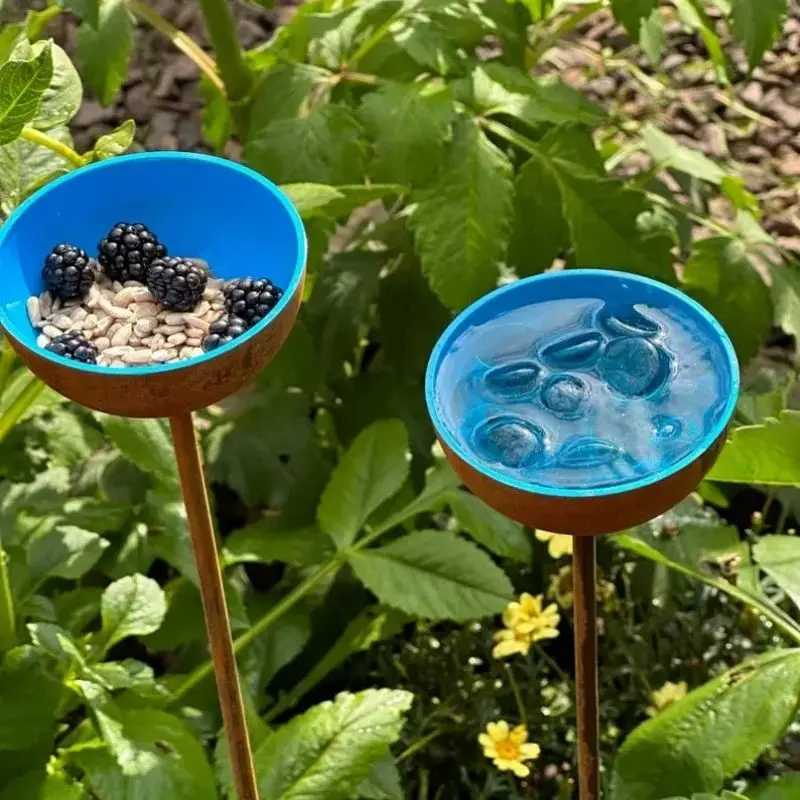 Metal Rust-Proof Place With Bee Water Feeder Outdoor Rust-Proof Iron ...