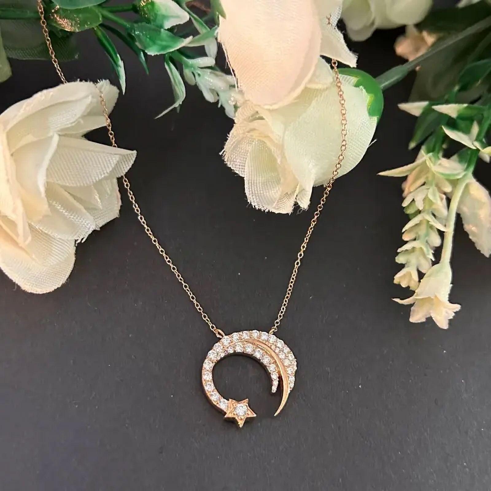 Meteor Garden: Shan Cai's Star & Moon Necklace With Diamond Pendent ...