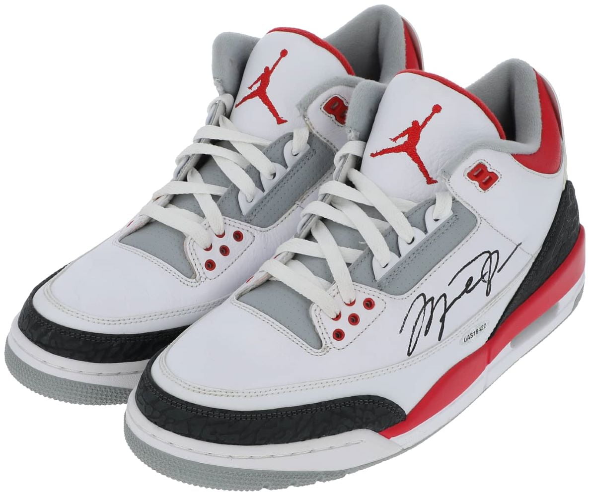 Michael Jordan Bulls Signed 2013 Nike Air Jordan 3 Fire Red Sneaker BAS ...