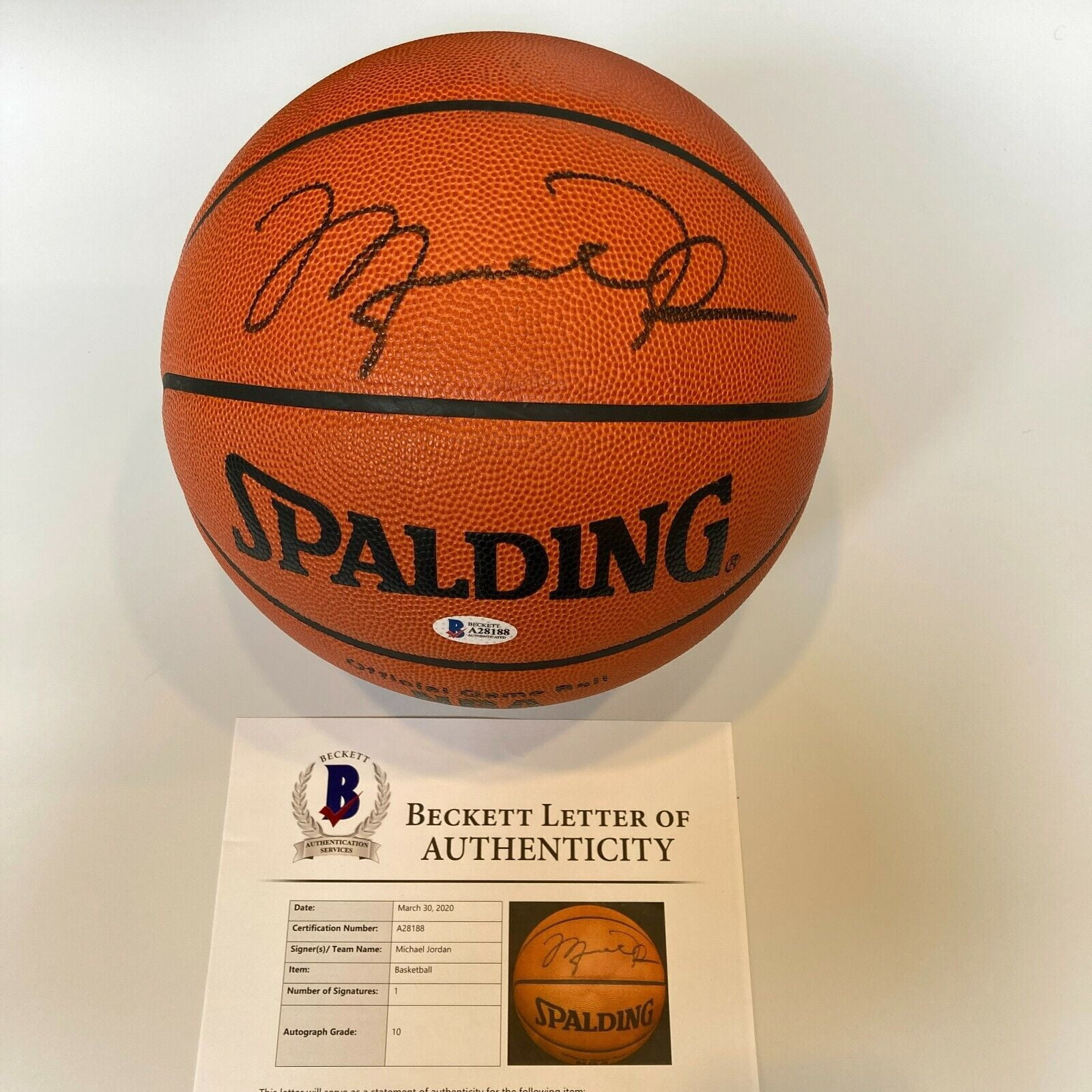Michael Jordan Signed Spalding Official NBA Game Basketball Beckett GEM ...