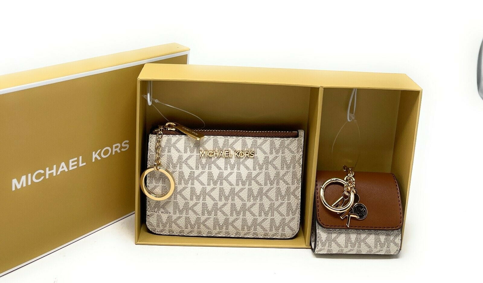Michael Kors Giftables Boxed Travel Case Air Pods Coin Pouch ID $248 ...