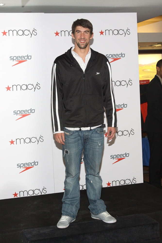 Michael Phelps At In-Store Appearance For World Champion Swimmer ...