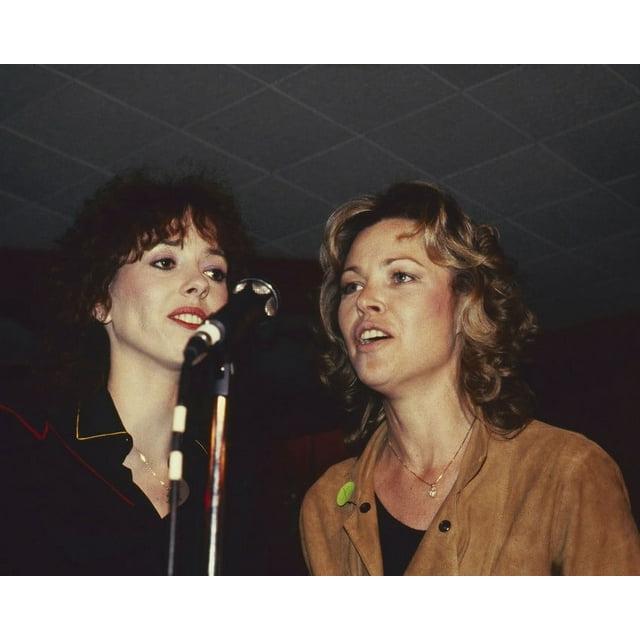 Michelle Phillips Mackenzie Phillips Singing In Concert 24X36 Classic ...