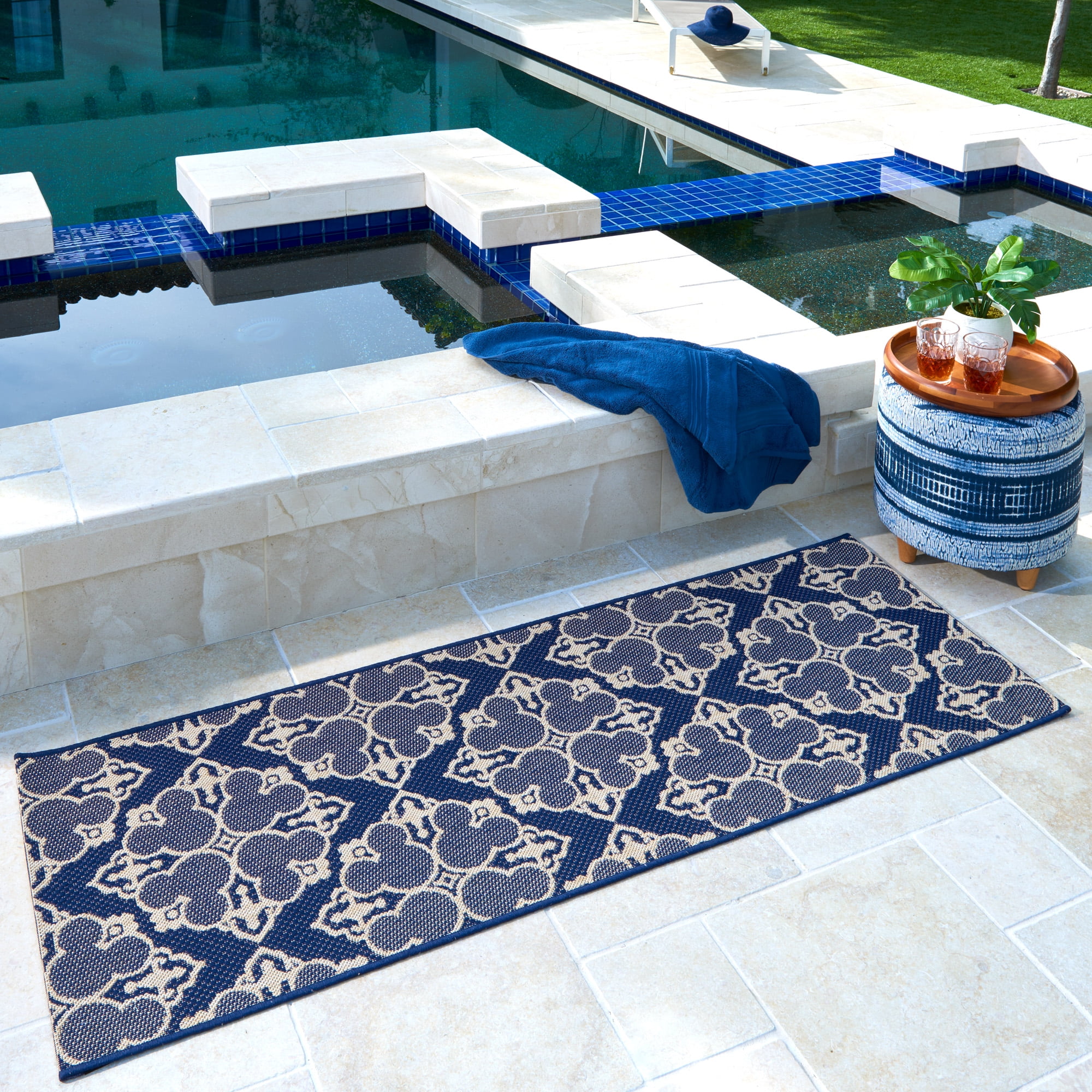 Mickey Mouse Outdoor Rug Medallion Navy Grain - Walmart.com