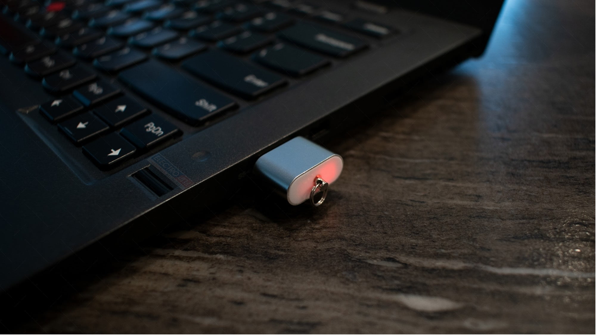 MicroSD Reader with Keychain & Serviceable Metal Construction for ...