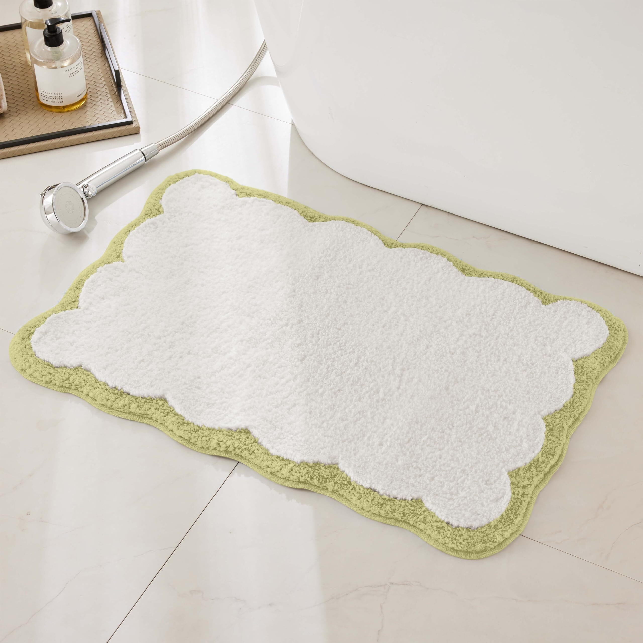 Microfiber Bathroom Rugs, White Bath Rug with Blue Scalloped Piping ...