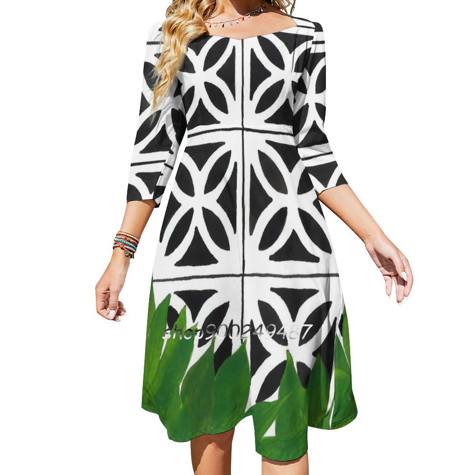 Mid Century Modern Breeze Blocks And Plants Sweetheart Knot Flared ...