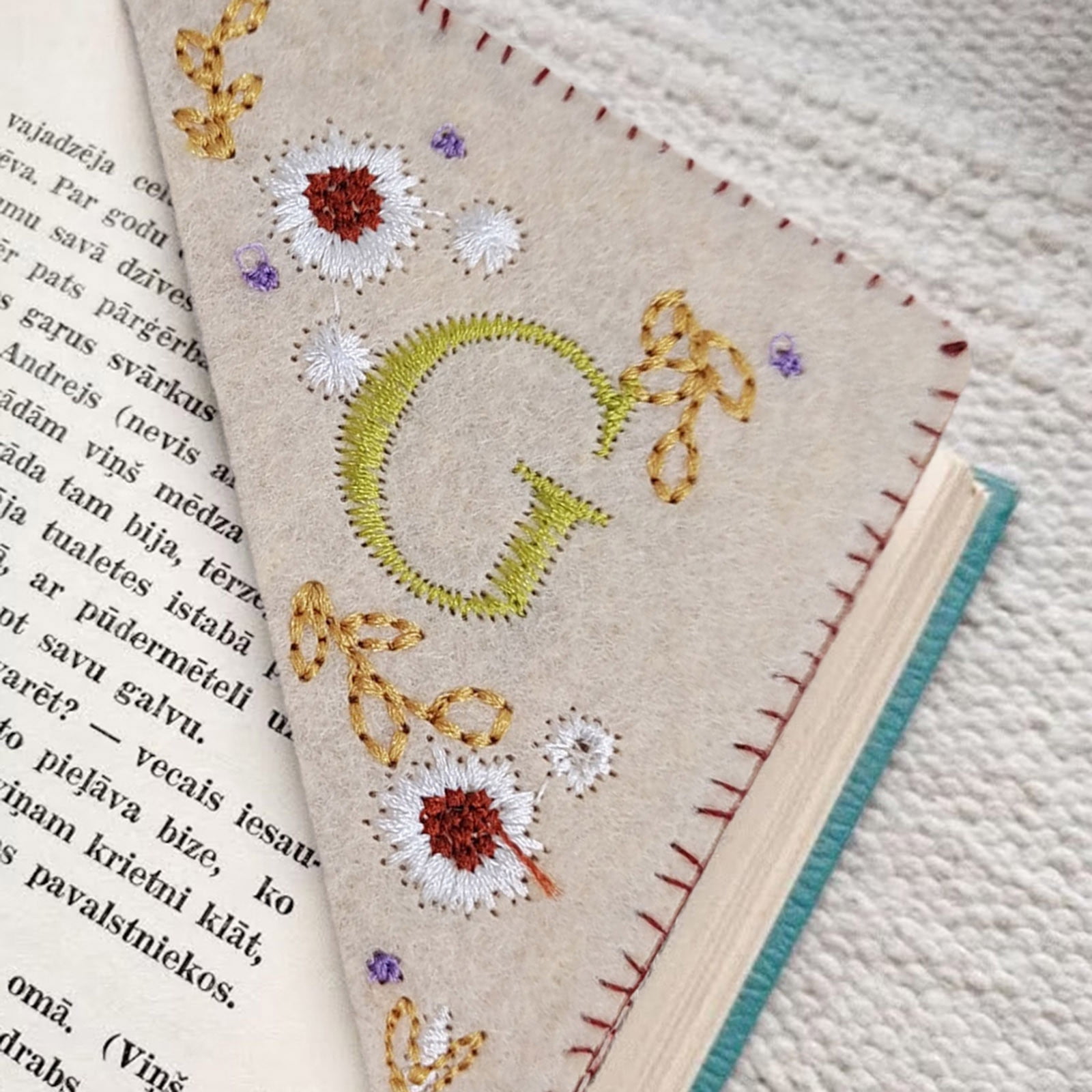 Milexda 26 Letters Elegant Personalized Hand Embroidered Corner ...