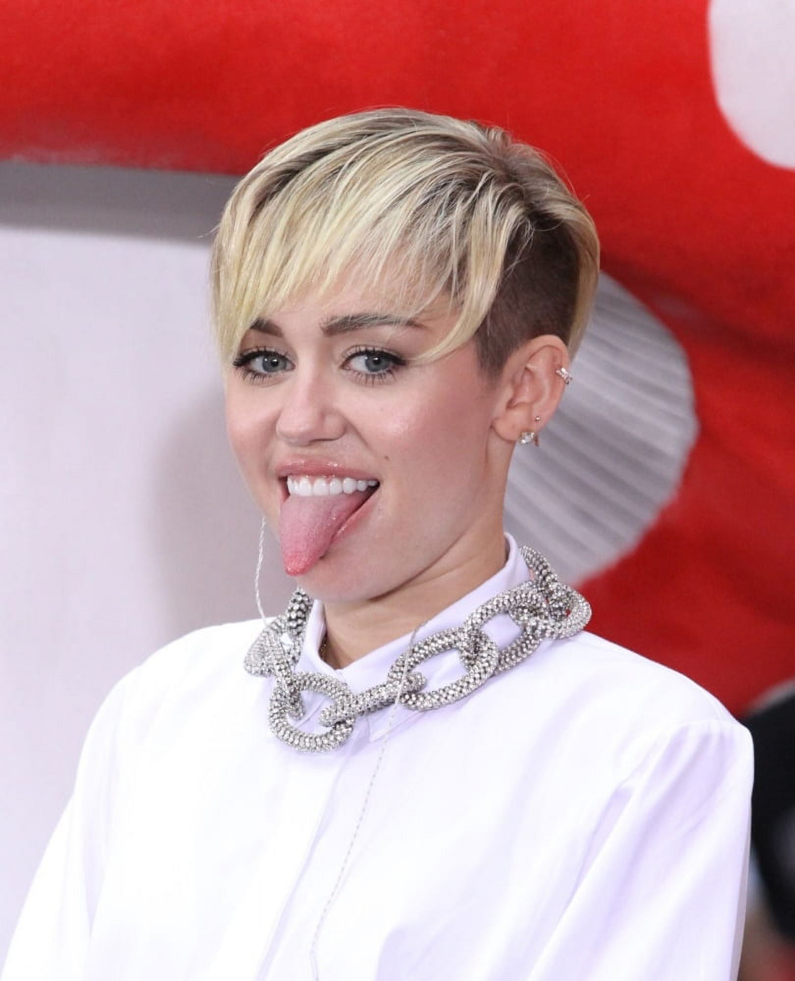 Miley Cyrus On Stage For Nbc Today Show Concert With Miley Cyrus ...