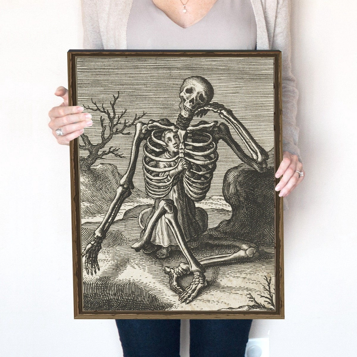 Miluva Crossed legs skeleton halloween drawing skeleton print halloween ...