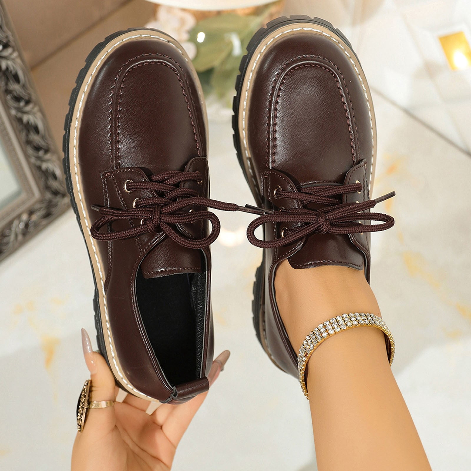 Miluxas Women's Vintage Shoe,Perforated Lace-up Round Toe Leather Low ...