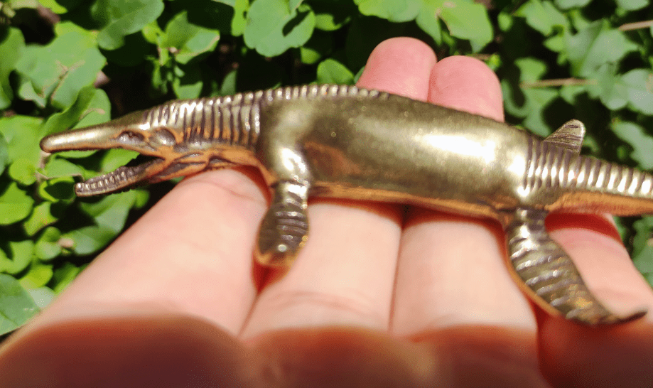 Mini Leeds' Dinosaur Statue Solid Copper art Ferocious solid brass fish ...