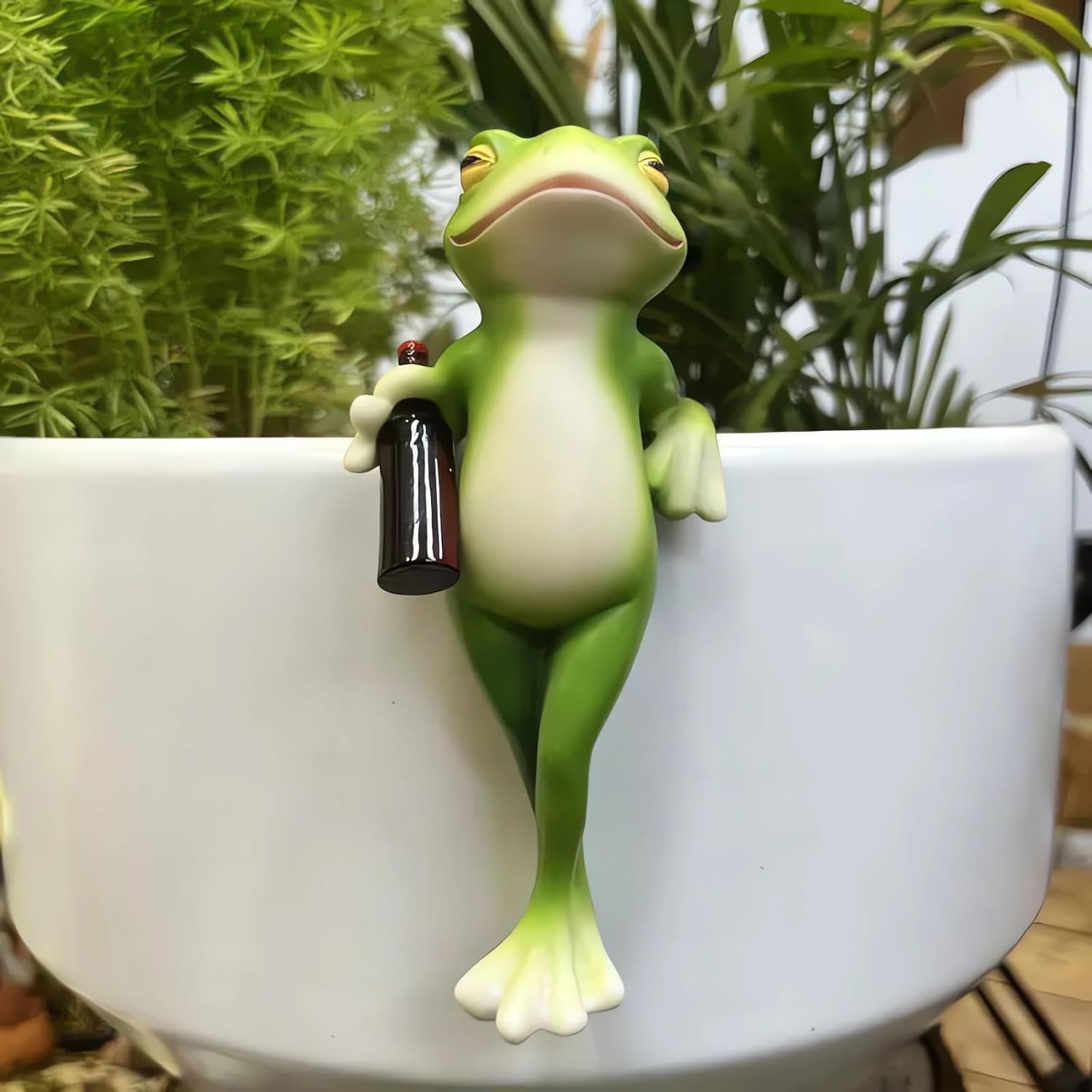 Miniature Frog Figurines Plant Decorations for Pots, Funny Tipsy Frog ...