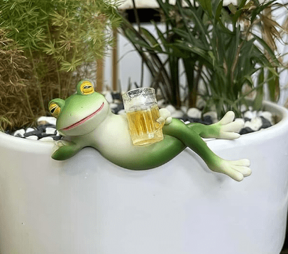 Miniature Frog Figurines Plant Decorations for Pots, Funny Tipsy Frog ...