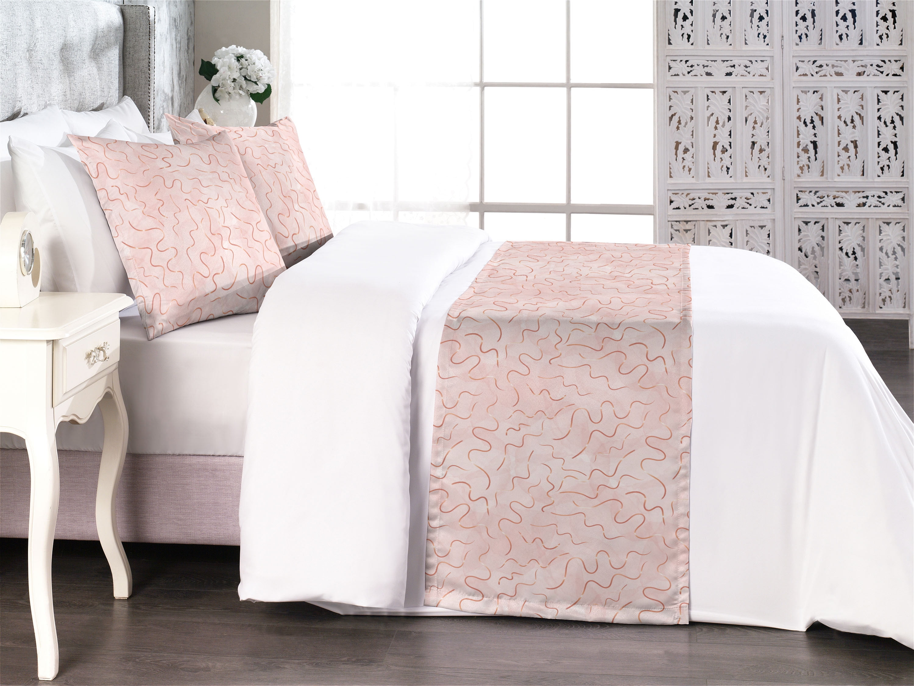 Minimalist Bed Runner Set, Pastel Colored Little Swirly Lines on a Soft ...