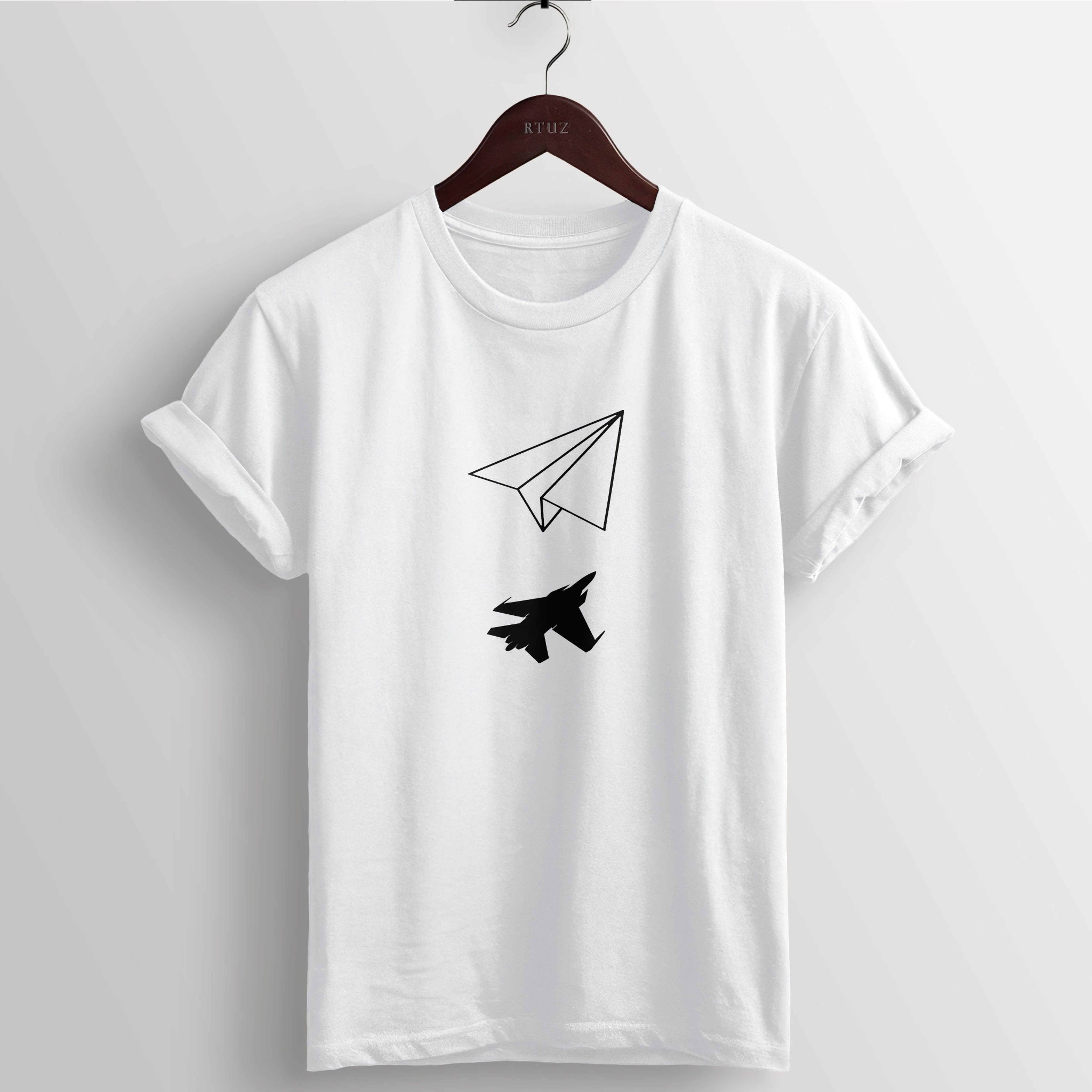 Minimalist Streetwear T-Shirt - Elegant Unisex Tee - Modern Graphic ...