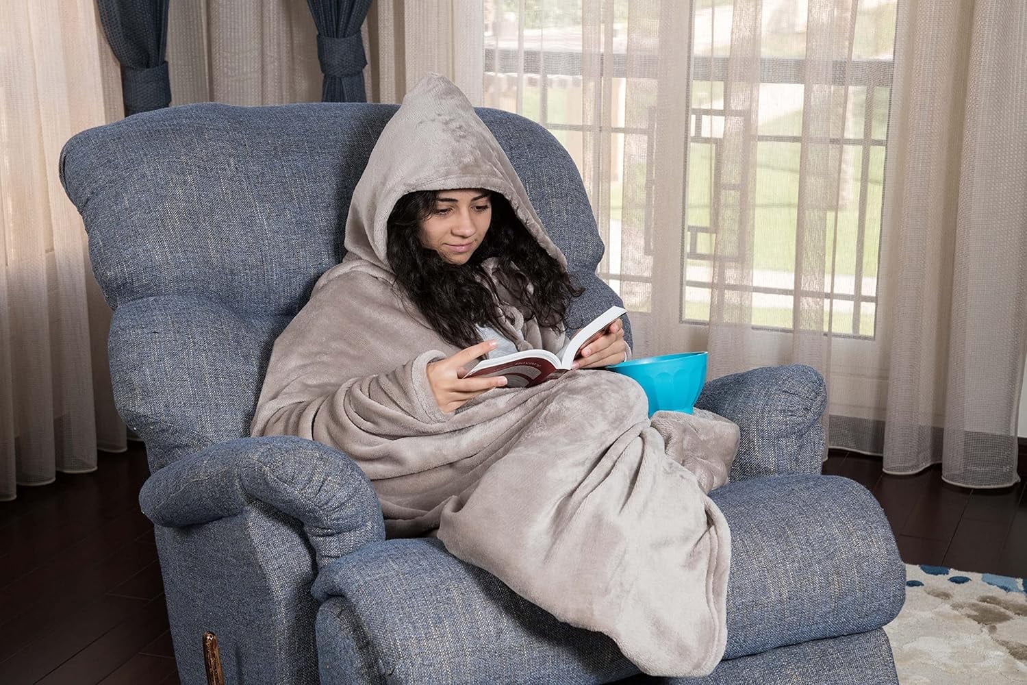 Mintra Home Microfiber Wearable Blanket with Pockets, Soft Cozy Warmth ...