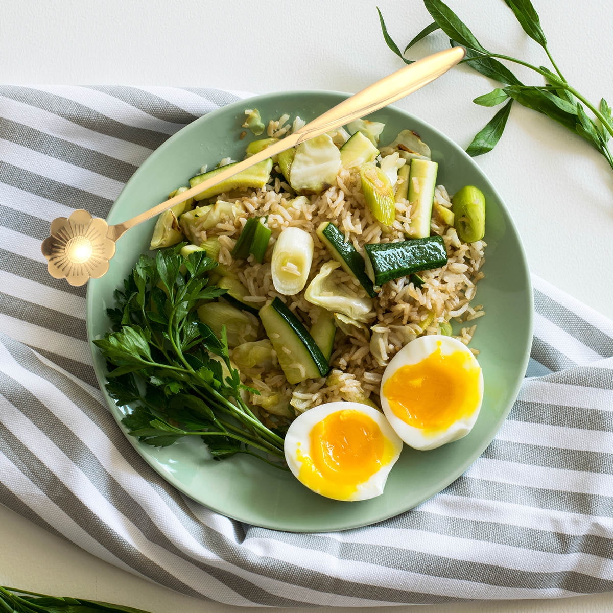 Mobutofu Golden Petal Shaped Stirring Spoons with Long Handles for Home ...