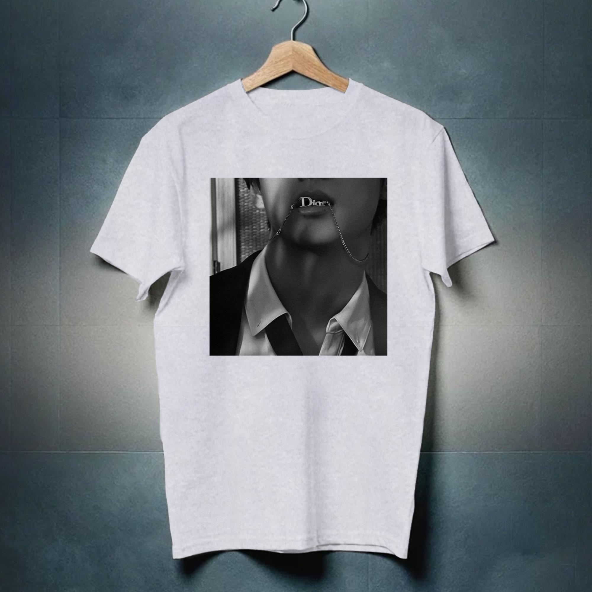 Model Taehyung BTS V T-Shirt-TH42504 - Walmart.com
