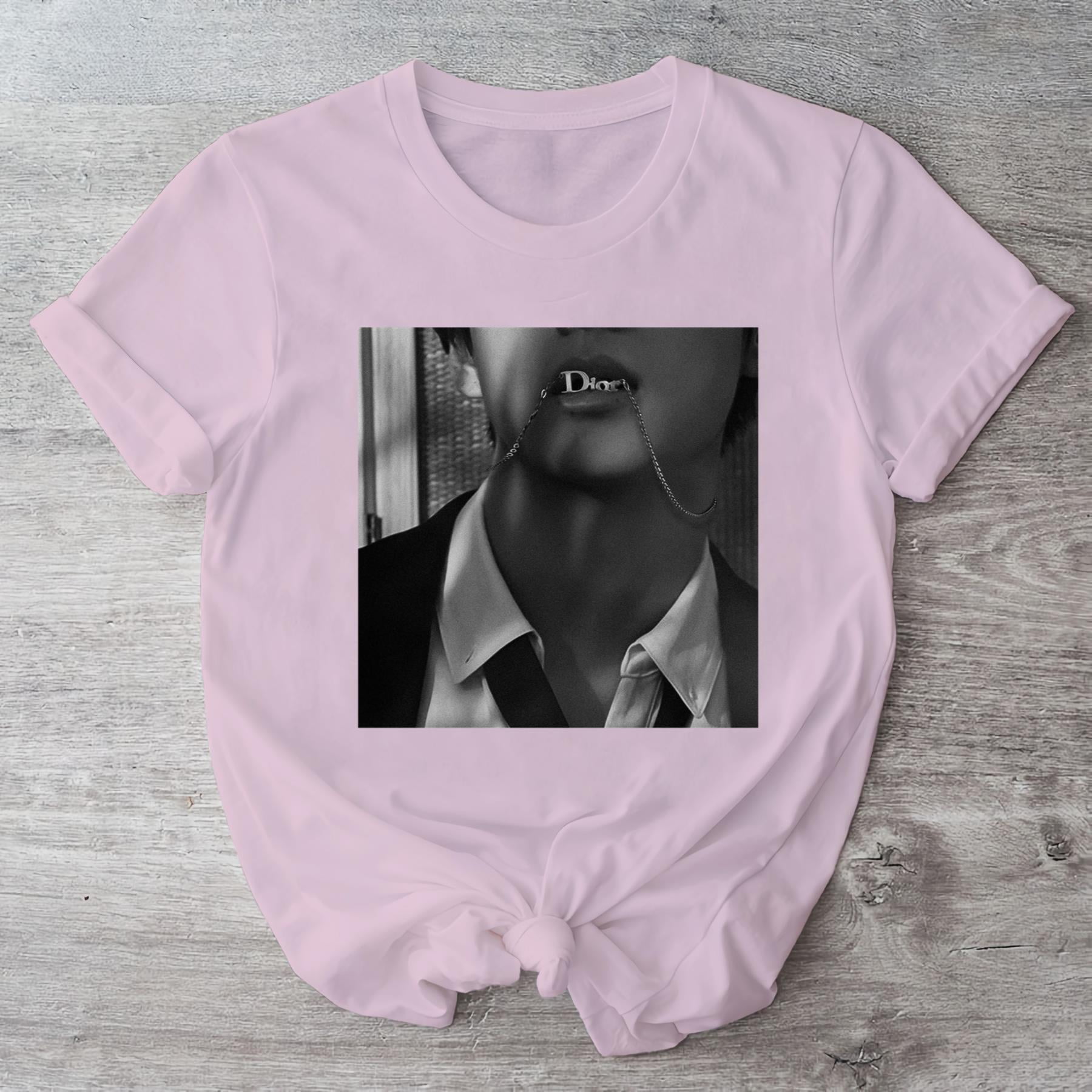 Model Taehyung BTS V T-Shirt-TH42504 - Walmart.com