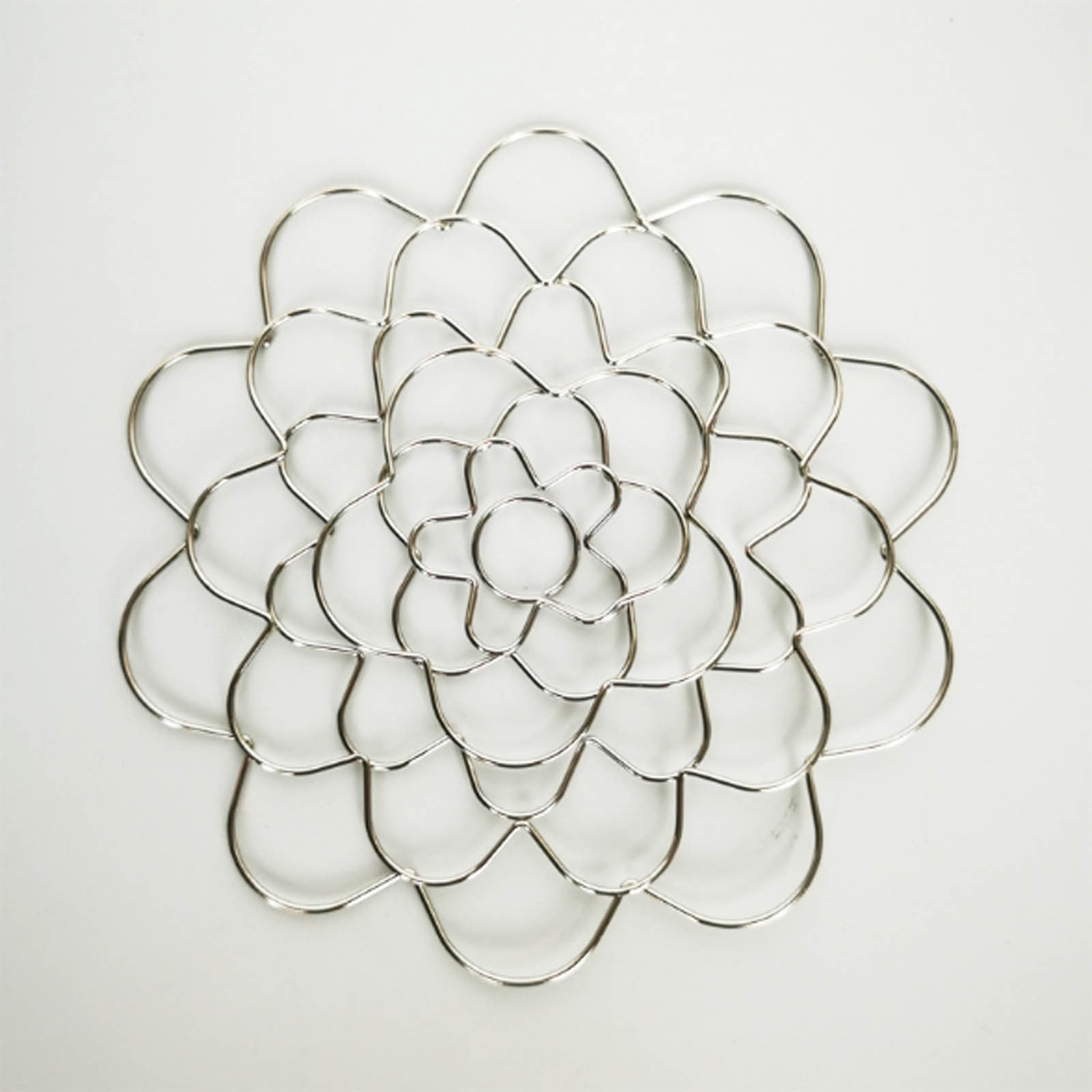 Modern And Iron Design Flower Arrangement And Lacquer Baking Iron ...