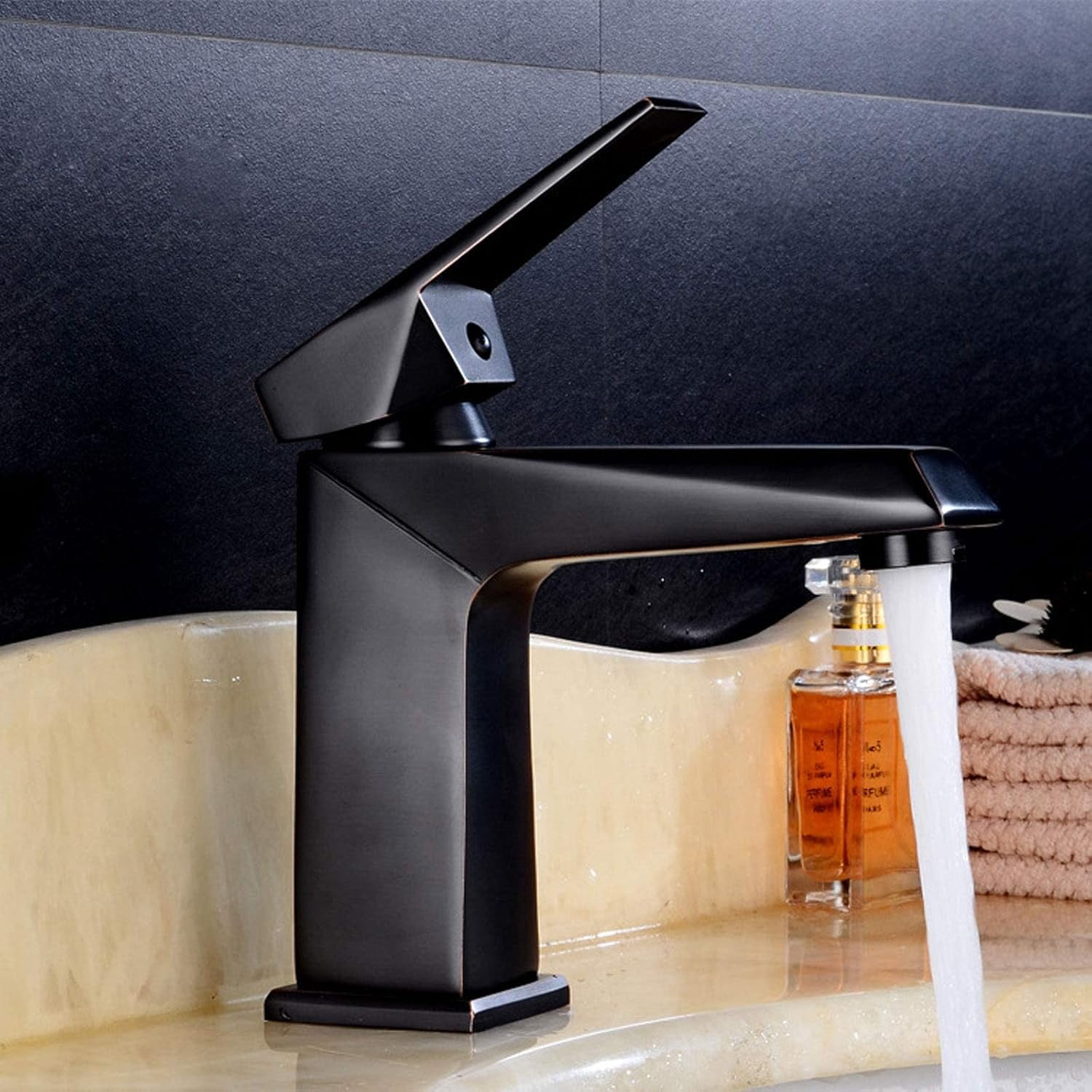 Modern Brass Mixer Tap, Single Handle Basin Mixer Faucet with Aerator ...