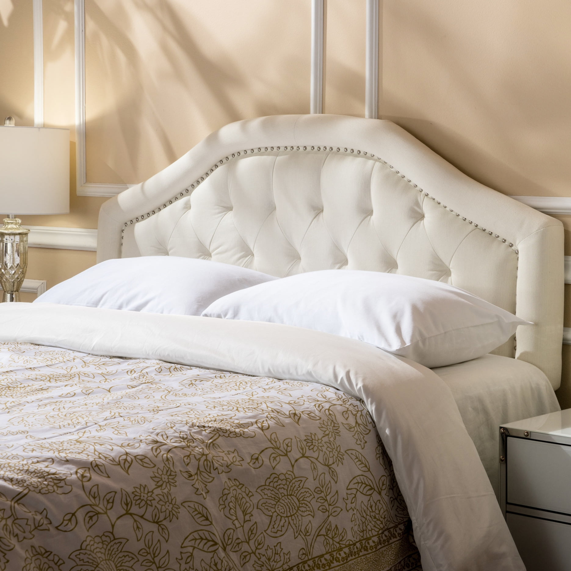 Modern Button Headboard In For A Soothing Bedroom Atmosphere ...