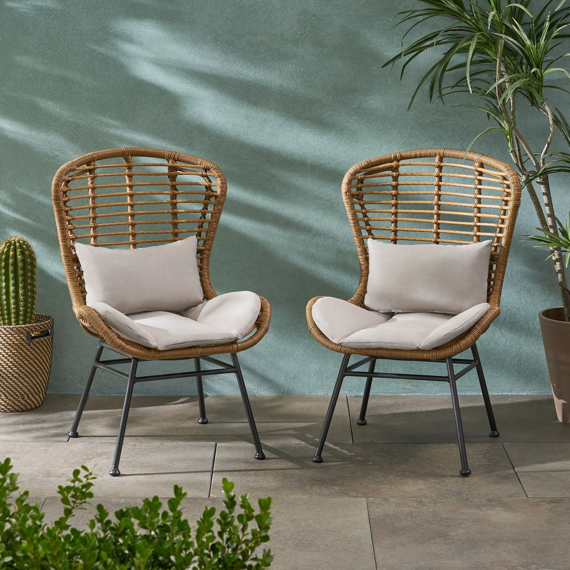 Modern Outdoor Seating Rattan Chair | Stable Structure with Thin Angled ...