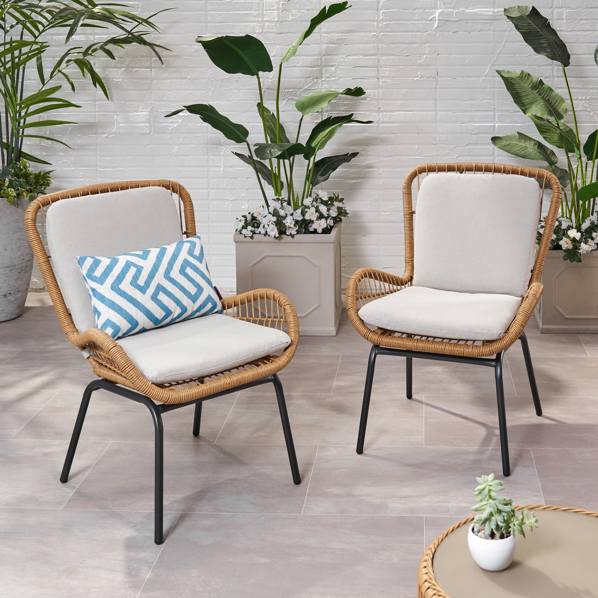 Modern Sun Loungers - Comfortable And Stylish For Outdoor Relaxation ...