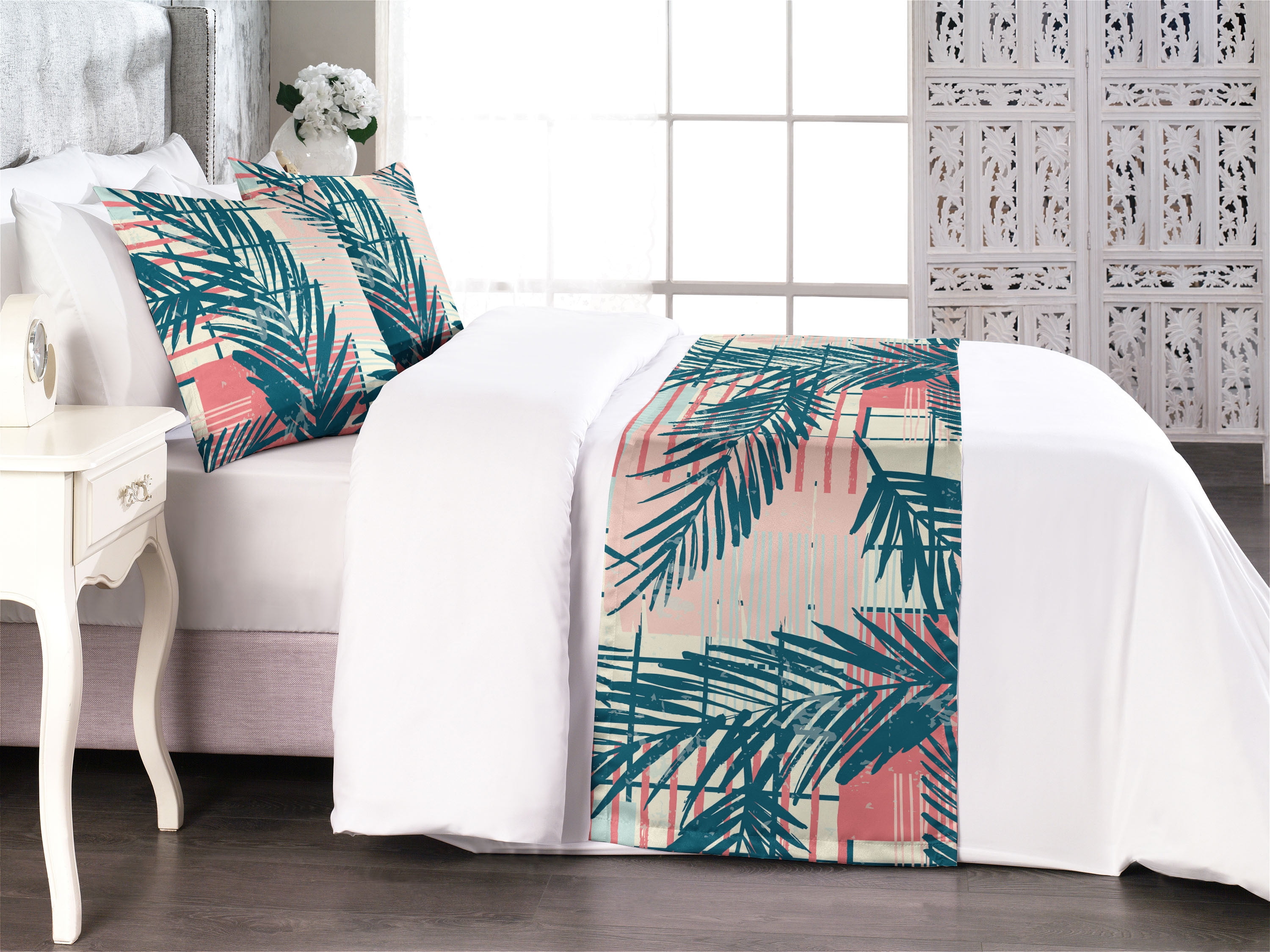 Modern Tropical Bed Runner Set, Exotics Inspirations Leafy Pattern on ...