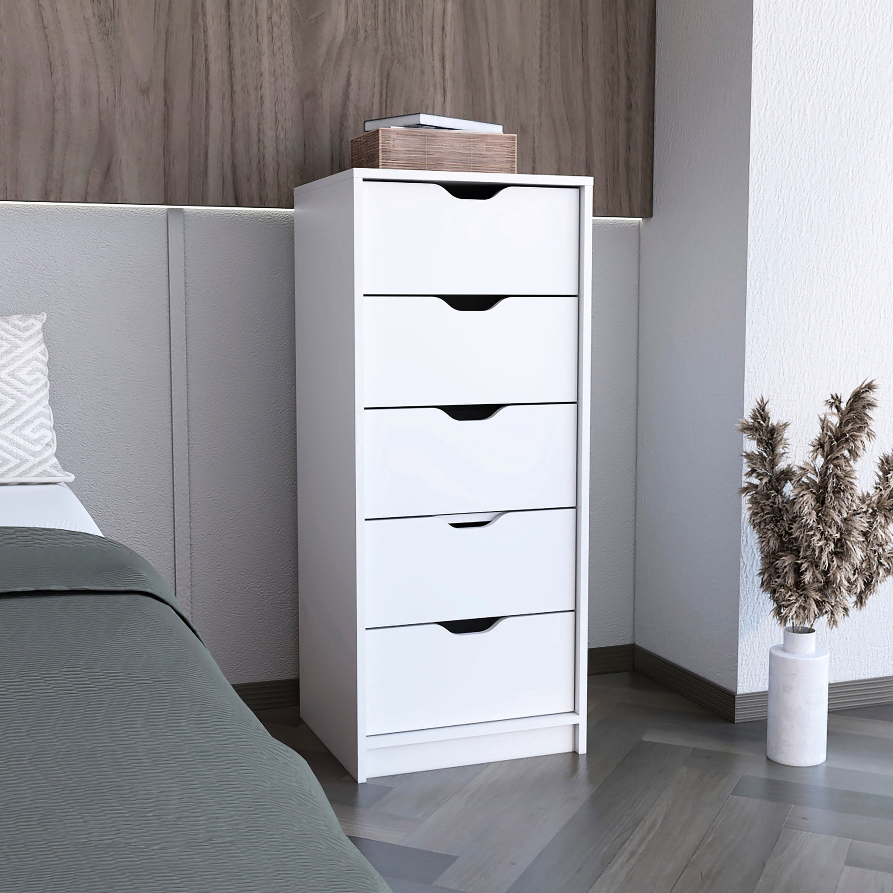 Modern white 5-drawer - Simple pull-out to reach stuff - Bedroom use ...