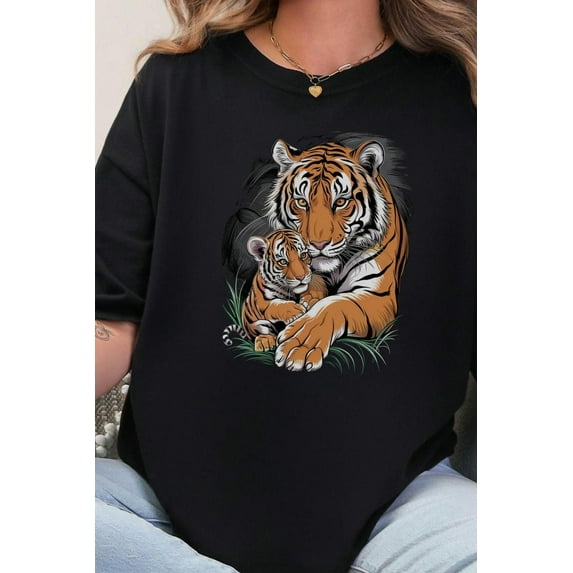 Mom & Baby Tiger Portrait Tee, Realistic Wildlife Big Cat Family Art ...