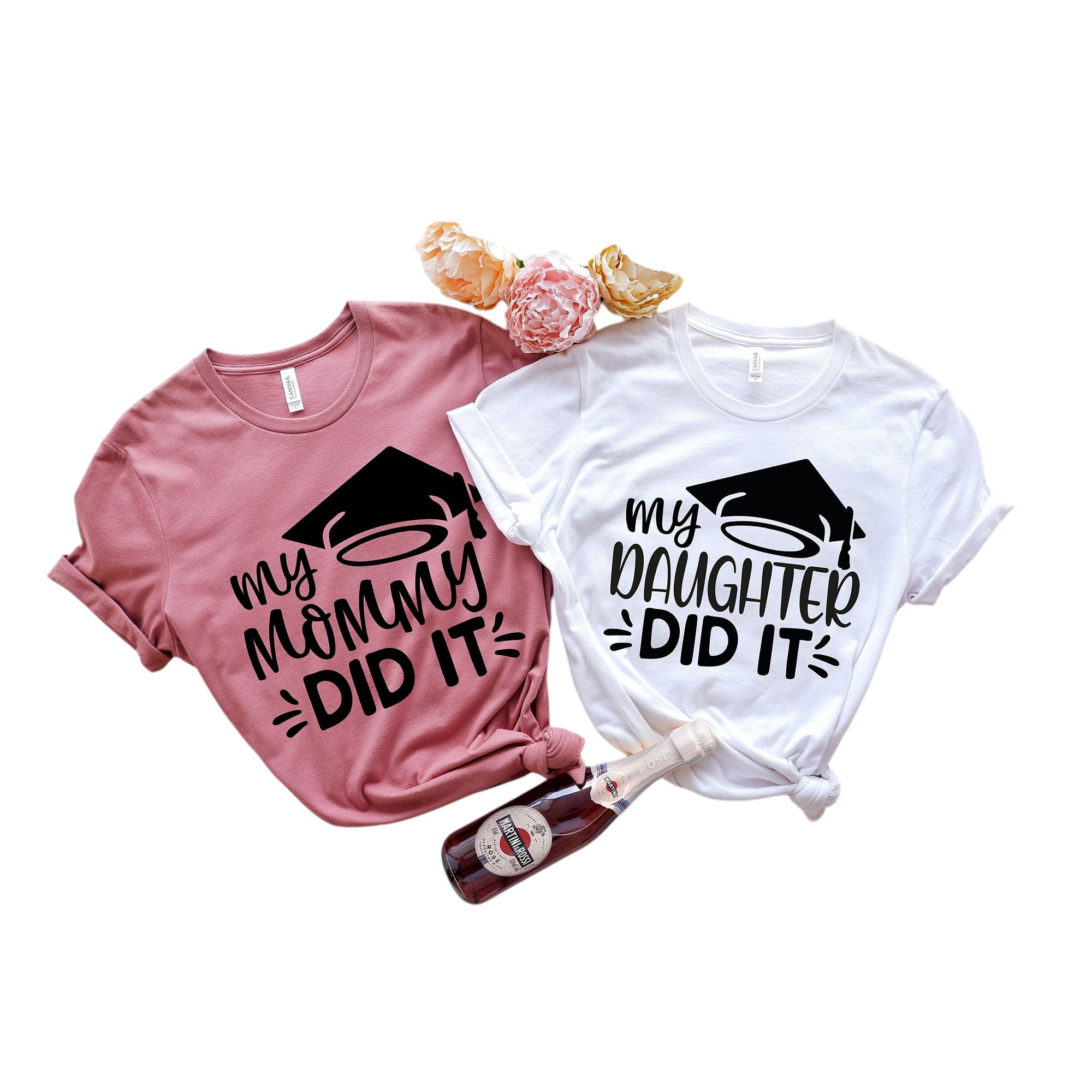 Mom Graduated Retro Unisex Classic 2D T-Shirt - Grad Mama Graduation ...