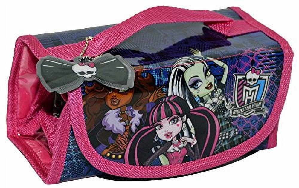 Monster High Freaky Fab 5 in 1 Roll UP Stationery Set (Multicolor ...