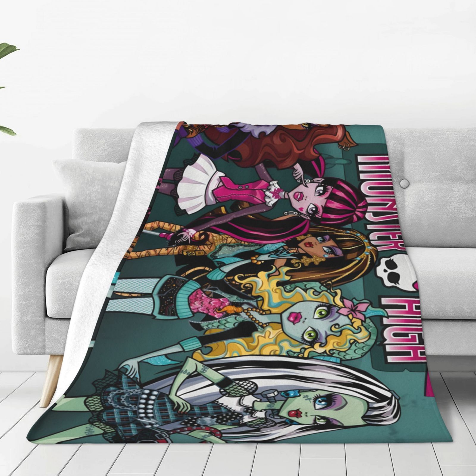 Monster High Ultra-Soft and Skin-Friendly Blanket: Made of high-quality ...