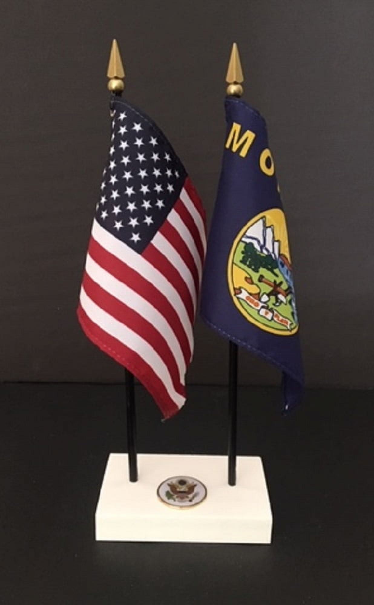 Montana Executive Desk Set; Two 4x6 Inch Flags, White Base with US Seal ...