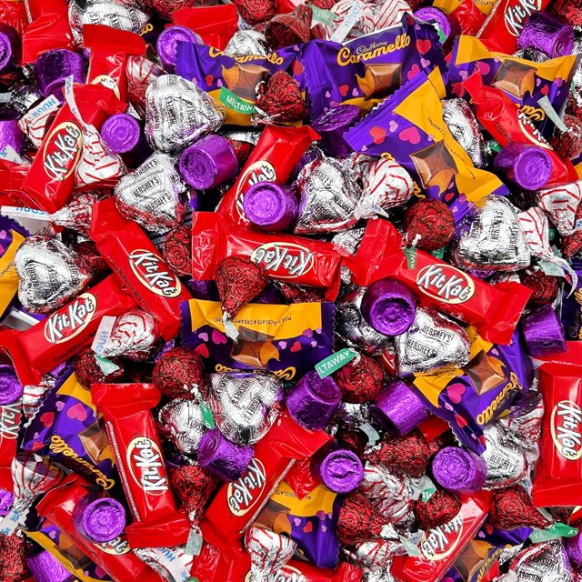 Mother's Day Chocolate Candy Assortment - HERSHEY’S KISSES, HERSHEY’S ...