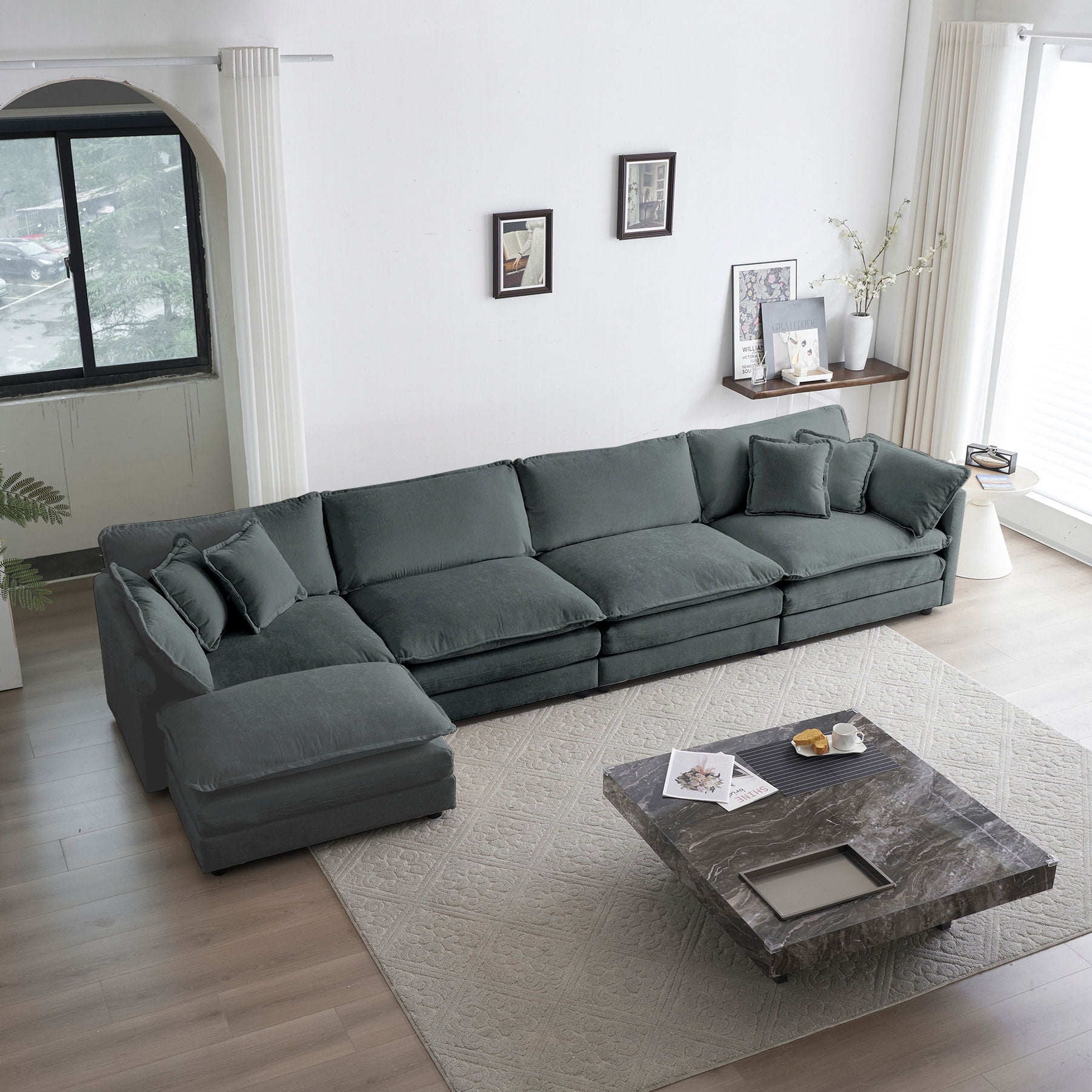 Movable Seat Units & Relaxing Feelings - Living Room Arrangement and ...