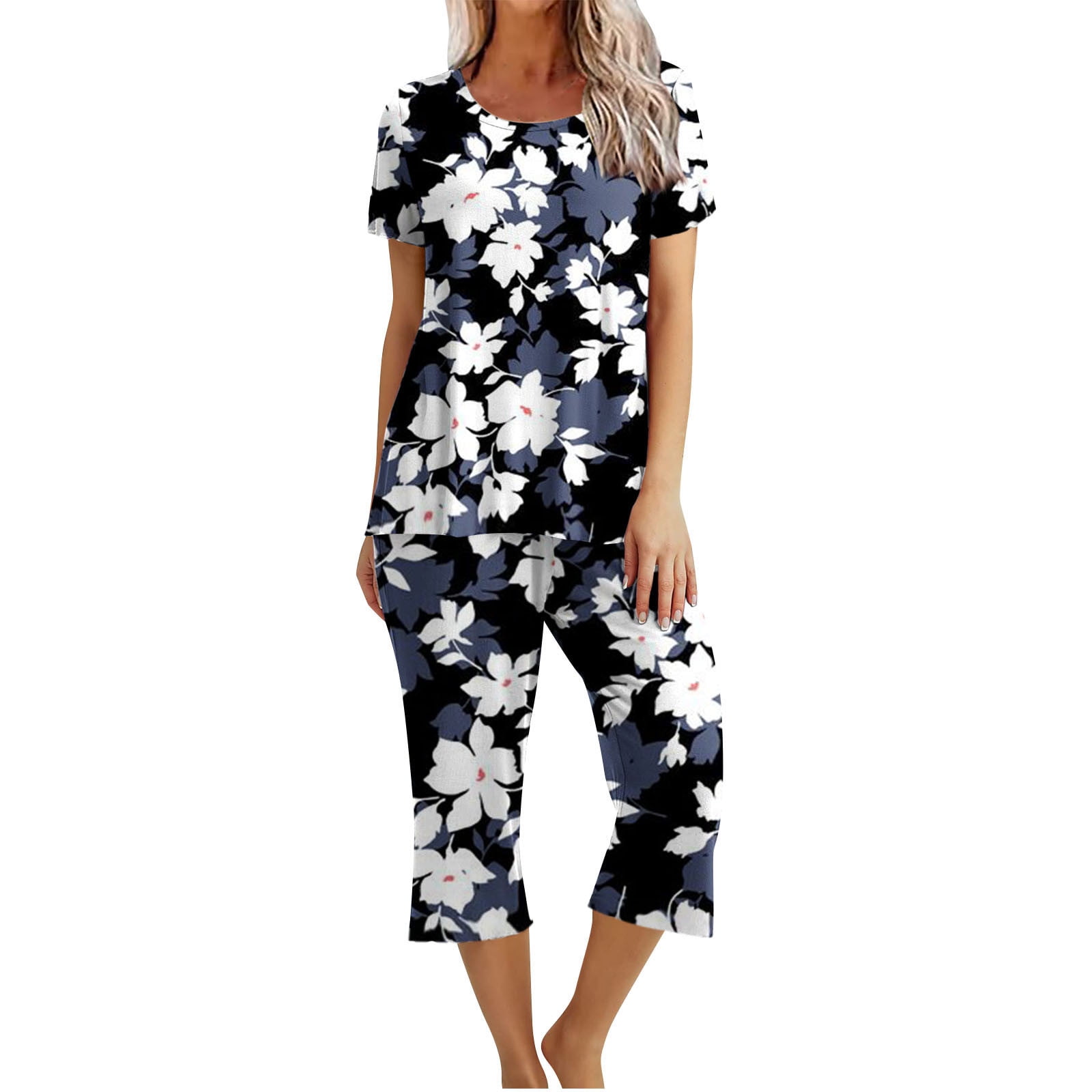 Moxiu Capri Pajamas for Women 2 Piece Pajama Sets Short Sleeve Round ...