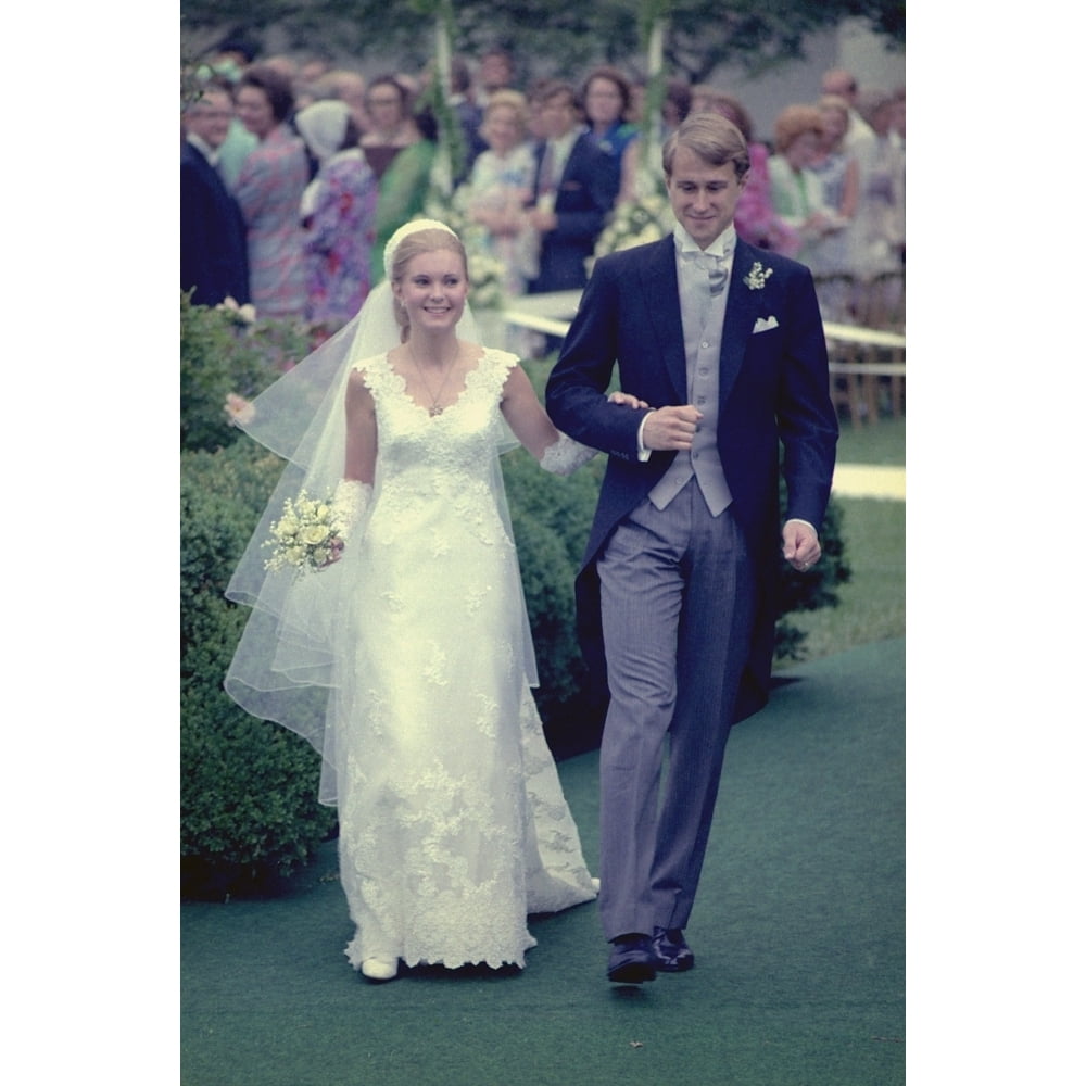 Mr. And Mrs. Edward Finch Cox At Their White House Wedding In The Rose ...