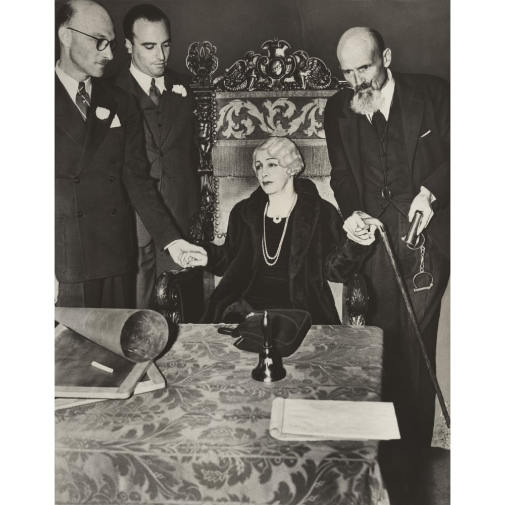 Mrs. Bess Houdini History (18 x 24) - Walmart.com