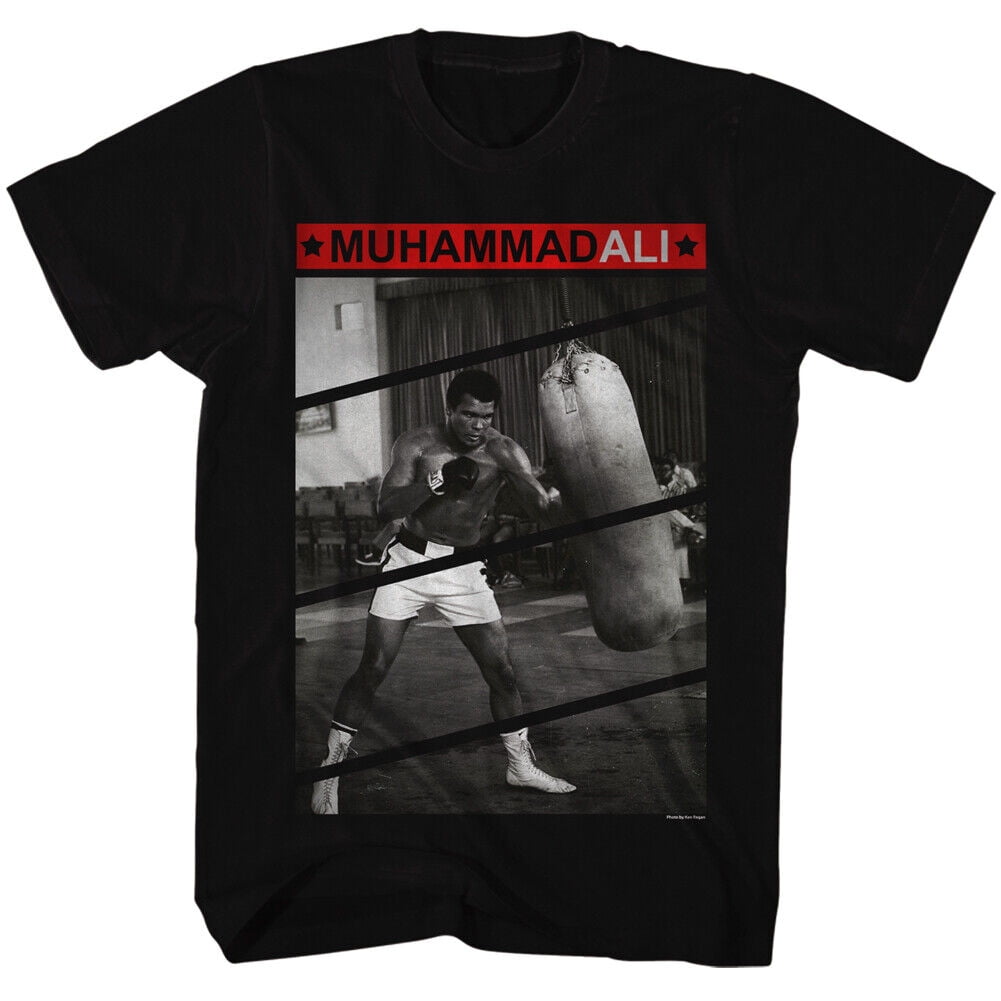 Muhammad Ali Boxing Champ Hitting Punching Bag In Gym Men's T Shirt ...