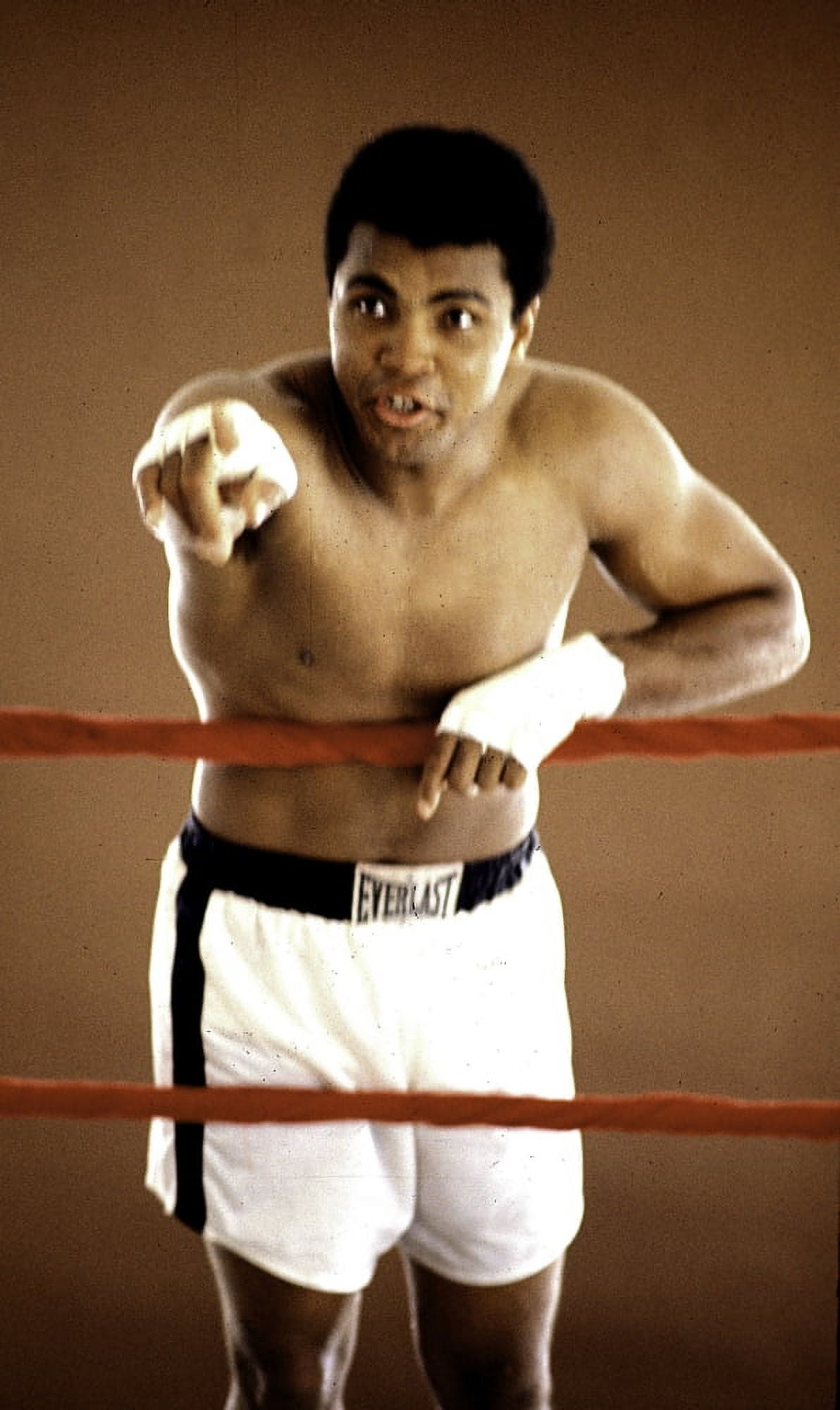 Muhammad Ali pointing Photo Print (8 x 10) - Walmart.com