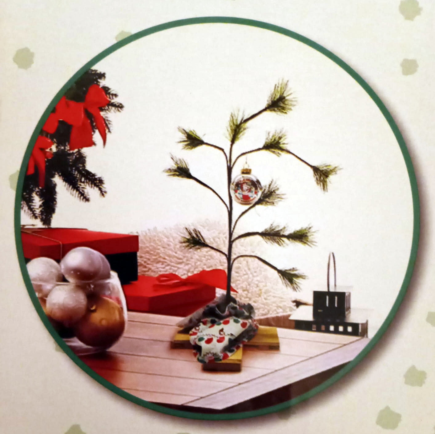 Musical Peanuts Charlie Brown Christmas Tree with Linus' Blanket 2 ft ...