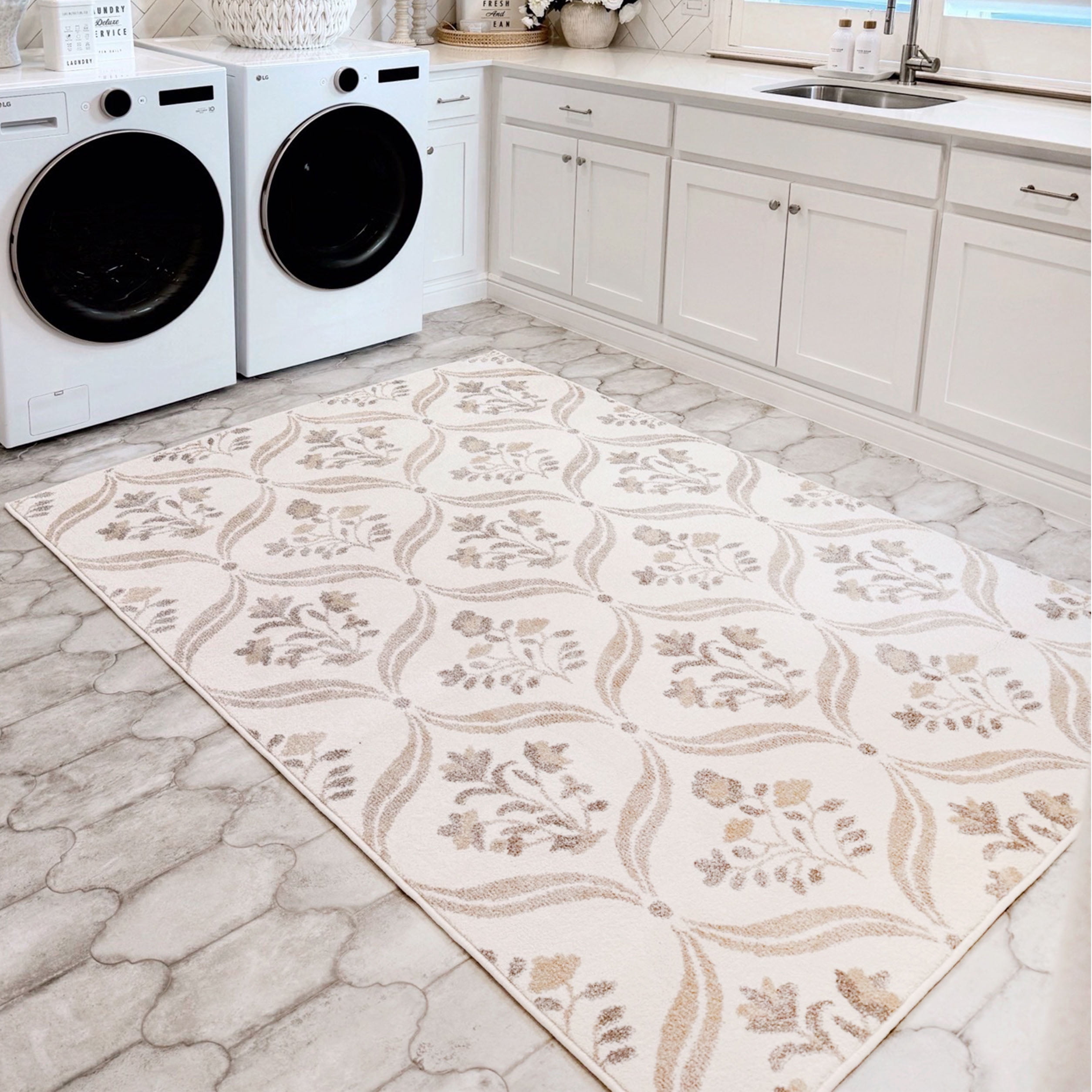 My Texas House Willow Area Rug - White Floral Rug - 56 - Walmart.com