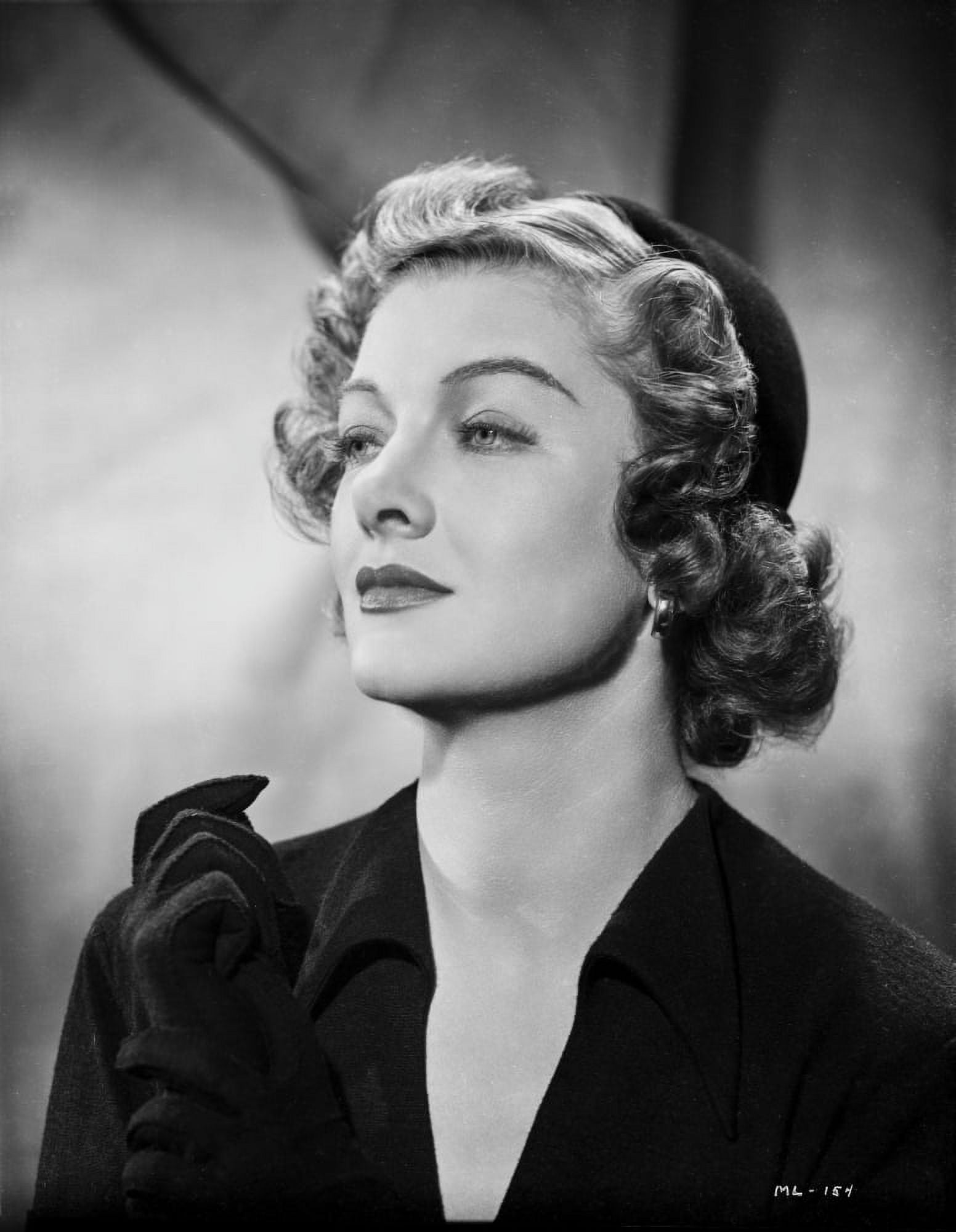 Myrna Loy Portrait in Black and White Photo Print (8 x 10) - Walmart.com