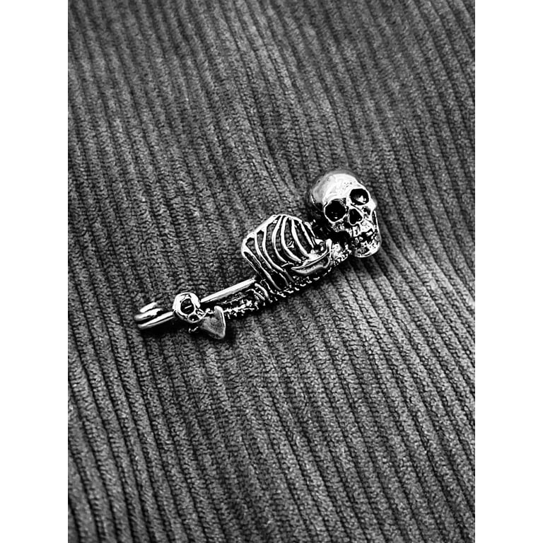Skull brooch store