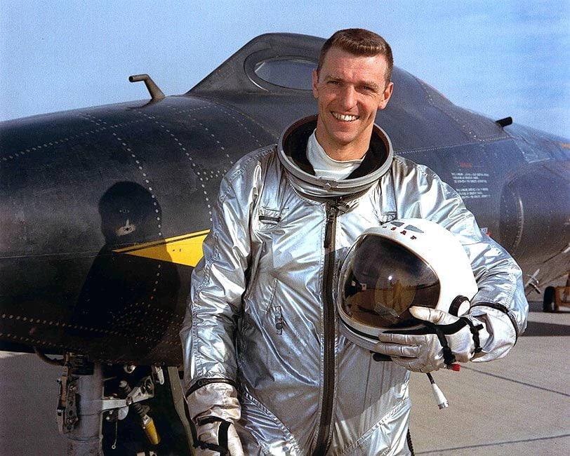 NASA Test Pilot Joe Engle w/ X-15 Style - B - 24x36 Inch Glossy ...