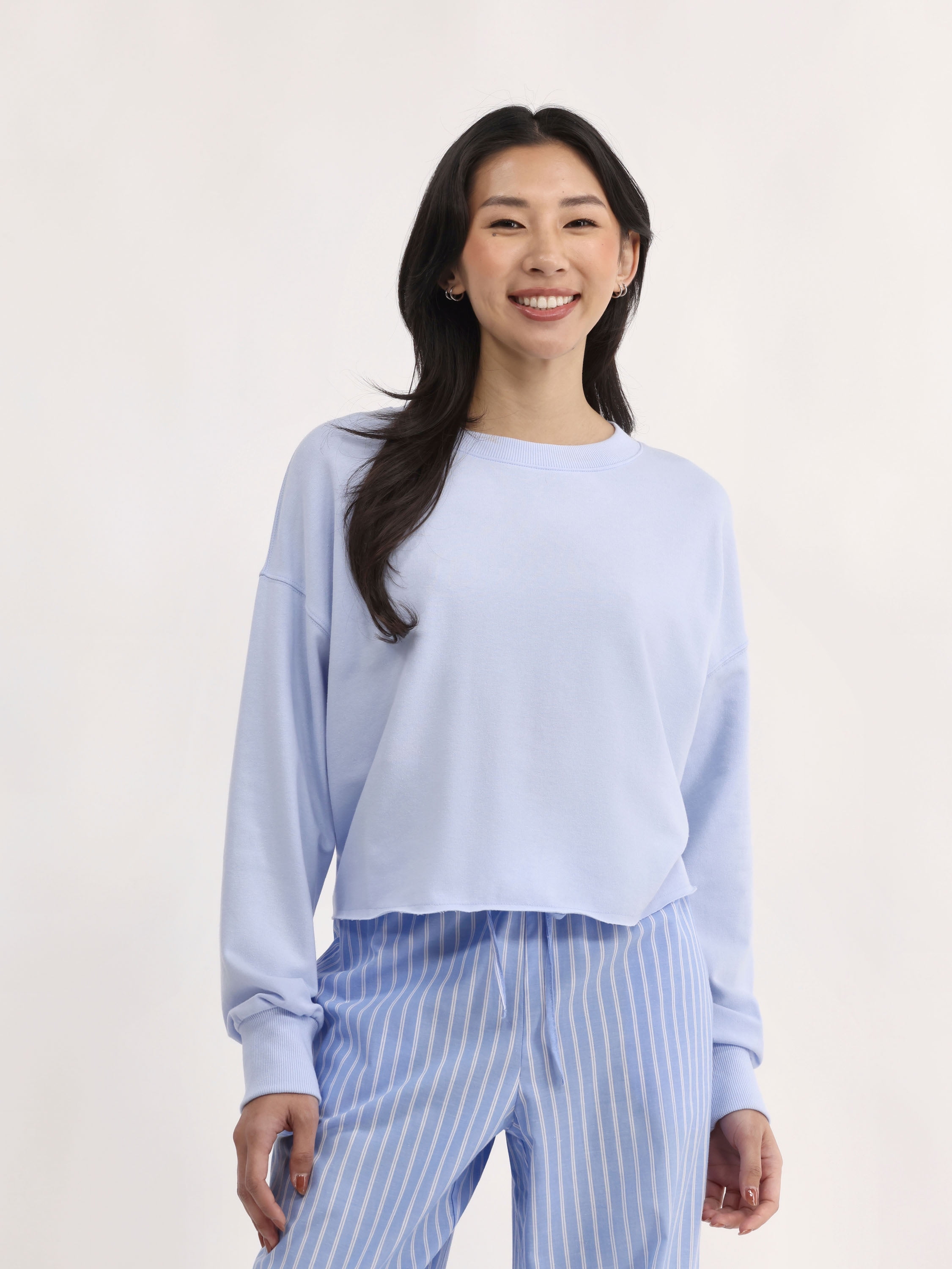 No Boundaries Basic Sleep Top with Cuffed Long-Sleeves, Women’s ...